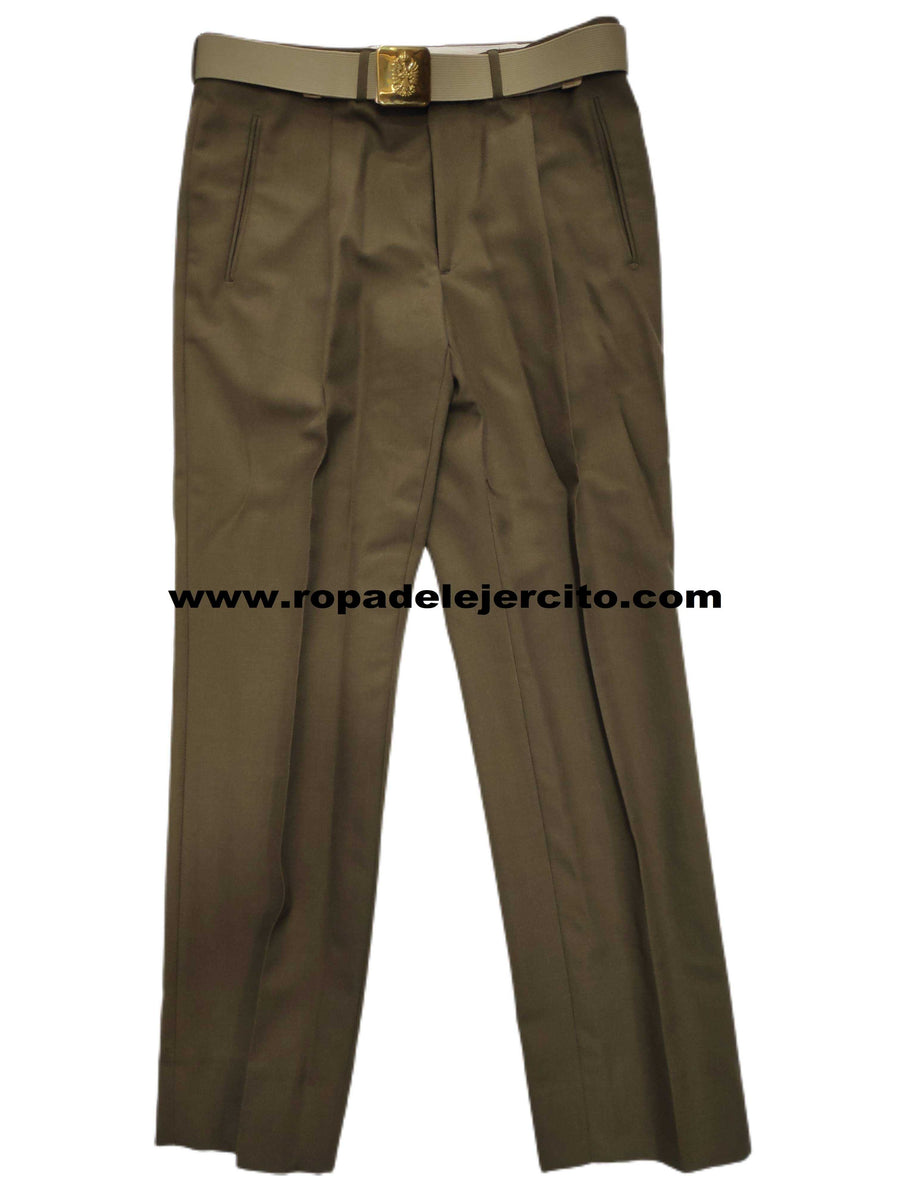 Traje chaqueta completo con camisa, cinturón y emblemas "equivale a 2C ...